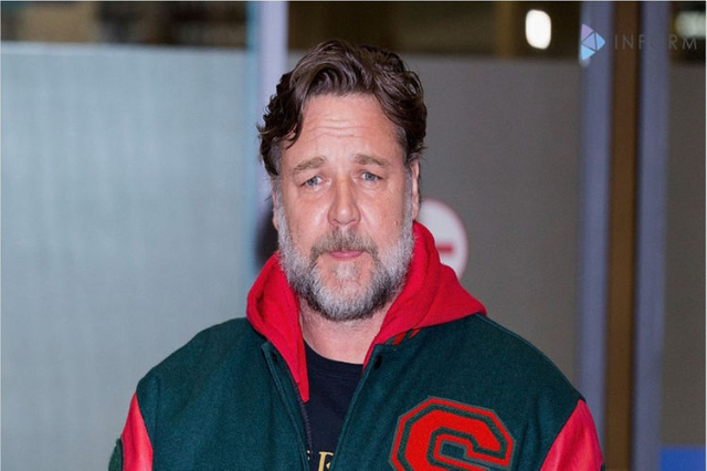 Russell Crowe angry over Virgin Australia’s hoverboard ban | Entertainment