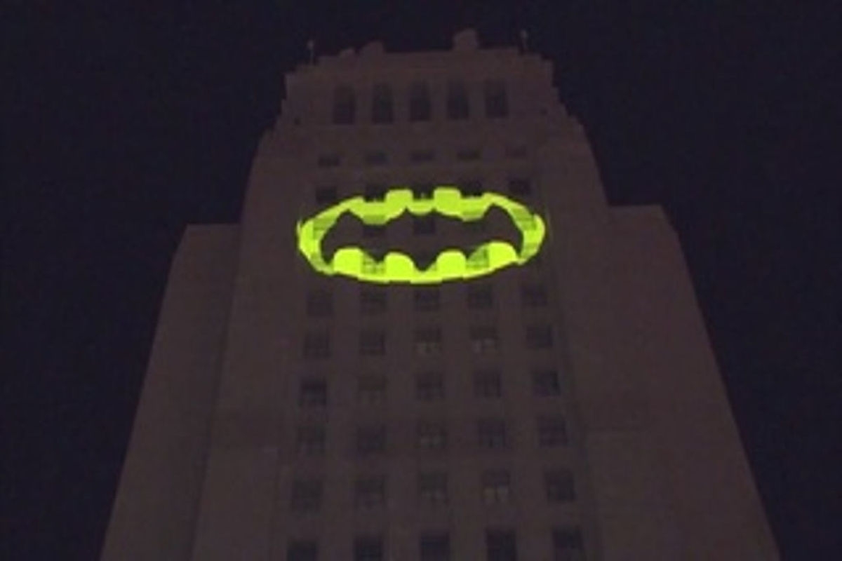 Pow! Bat-Signal lights up Los Angeles in Adam West tribute | TV