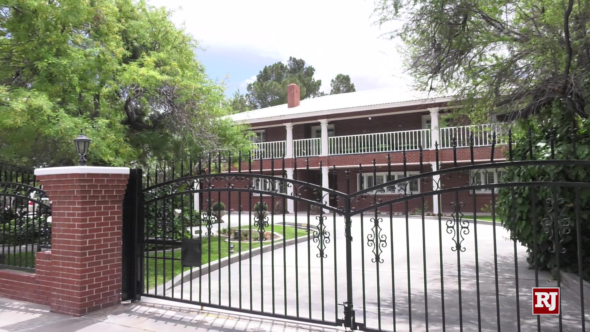 Jerry Lewis’ onetime Las Vegas home remains on market for $1.6M | Kats!