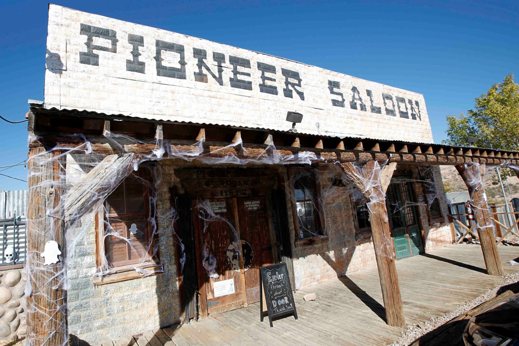 Pioneer Saloon’s new owners: ‘It’s a saloon’ | Dining Out