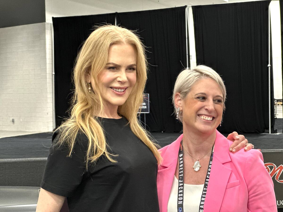 Nicole Kidman raises $700,000 in quick trip to Las Vegas car show | Kats!