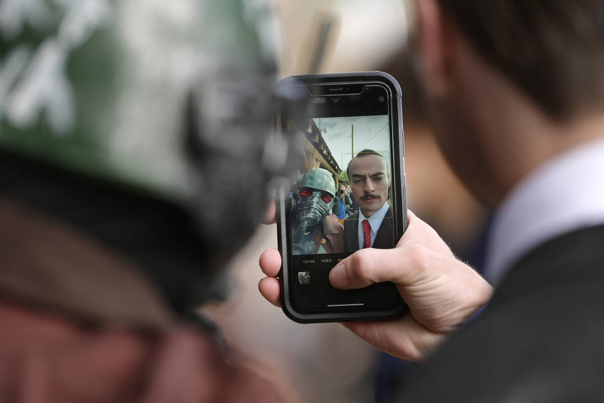 Thousands of ‘Fallout’ fans descend on tiny Goodsprings, Nevada ...