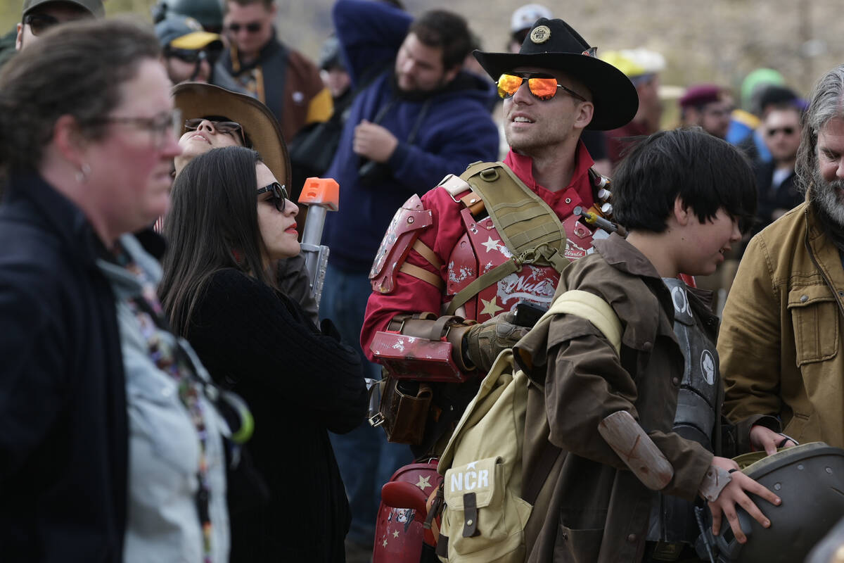 Thousands of ‘Fallout’ fans descend on tiny Goodsprings, Nevada ...
