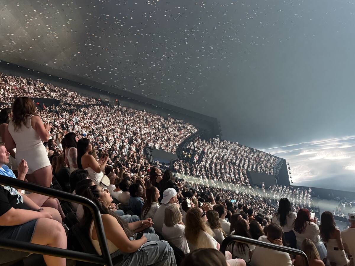 Backstreet Boys perform on 70-foot-high stage in Sphere spectacle | Kats!